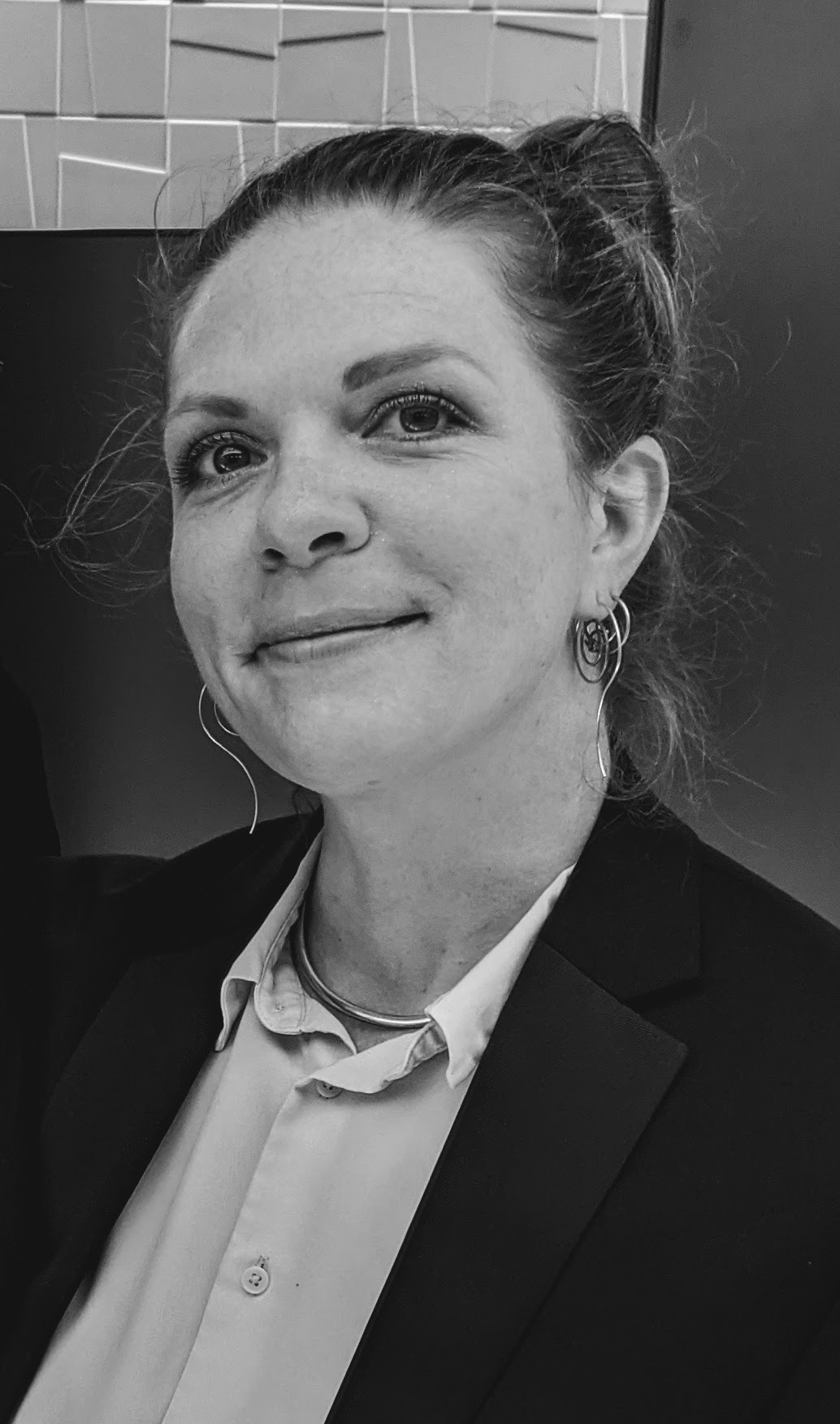 Lisa Schoenstein, MA, LPCC | Prism Community Collective